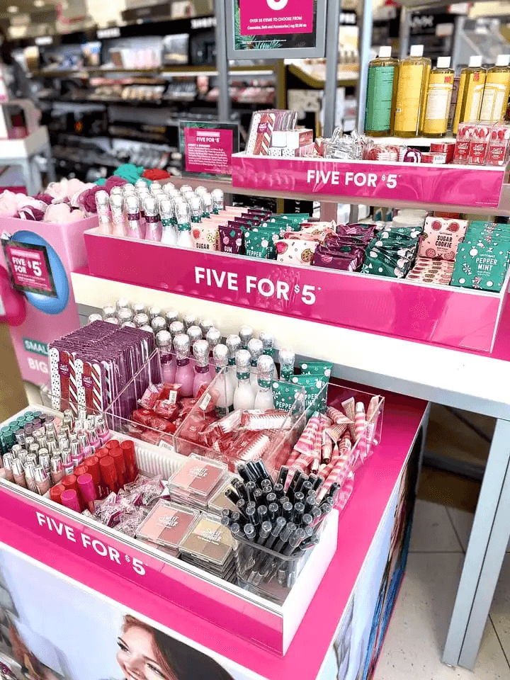 33 Useful Christmas Marketing Ideas: How To Embrace Christmas Time